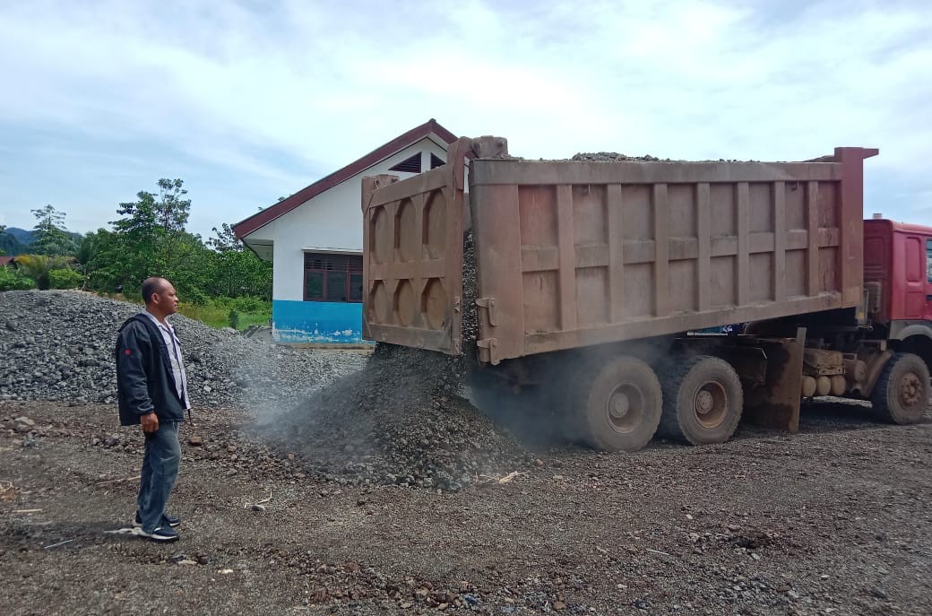 Kepala Sekolah SMPN 3 Bunta, Apresiasi Perhatian PT. GNI - SultengLens.id